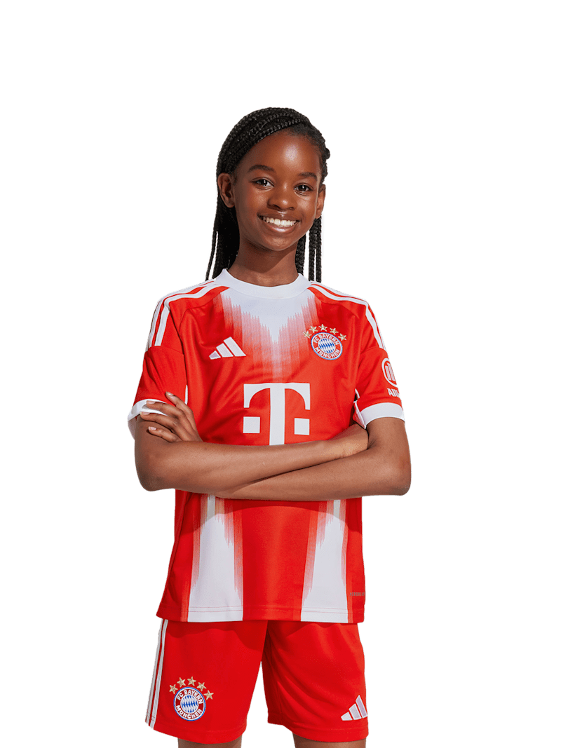 Michael Olise Jersey | Number 17 in the FC Bayern Store