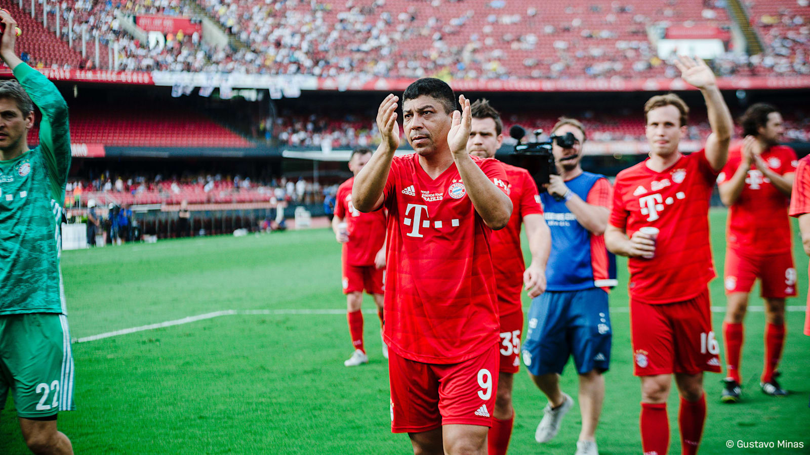 Goalscorer, joker, legend- Giovane Élber in Portrait