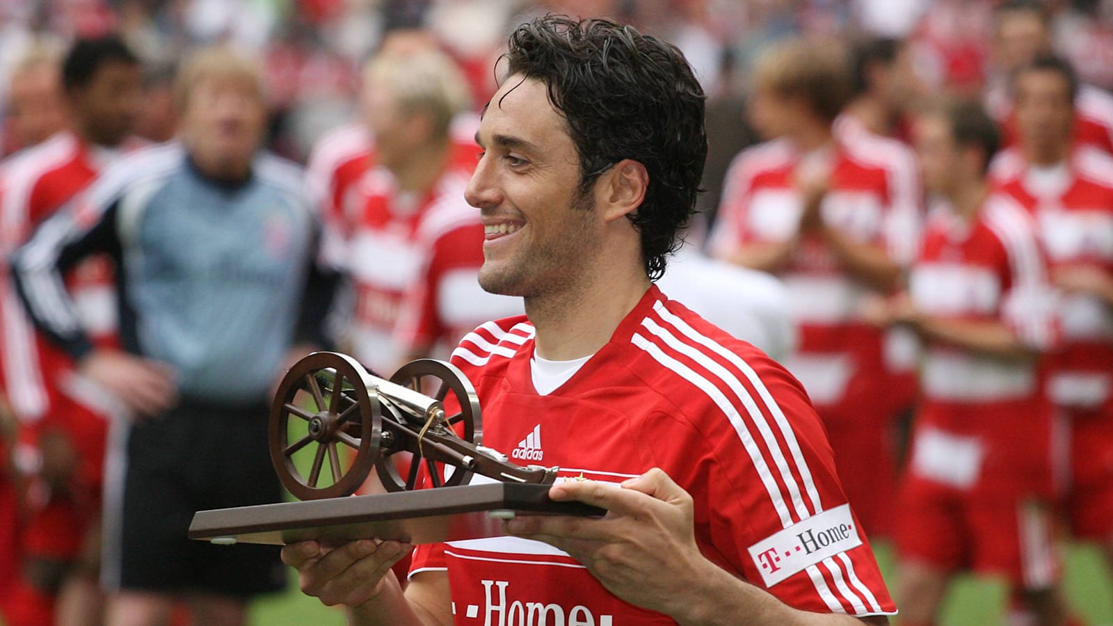 Arranque tardío, goleador, Campeón del Mundo – Perfil de Luca Toni