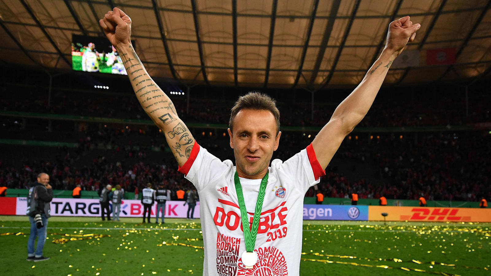 Rafinha interviewed ahead of Bayern v Schalke