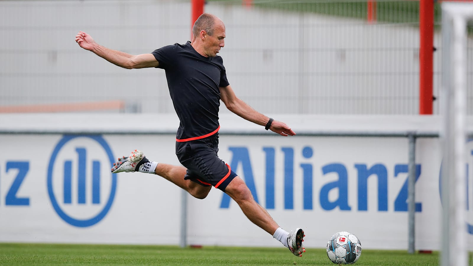 Video: Arjen Robben keeping fit at the Säbener Straße