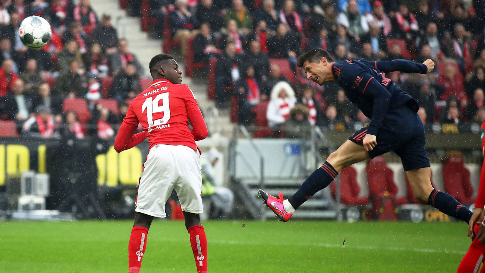 Record for Lewandowski: 150th Bundesliga goal for Bayern
