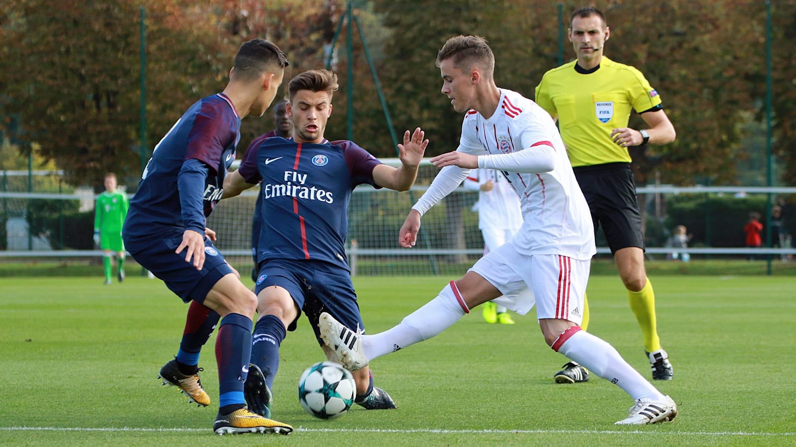 Highlights vom U19-Duell zwischen PSG und Bayern