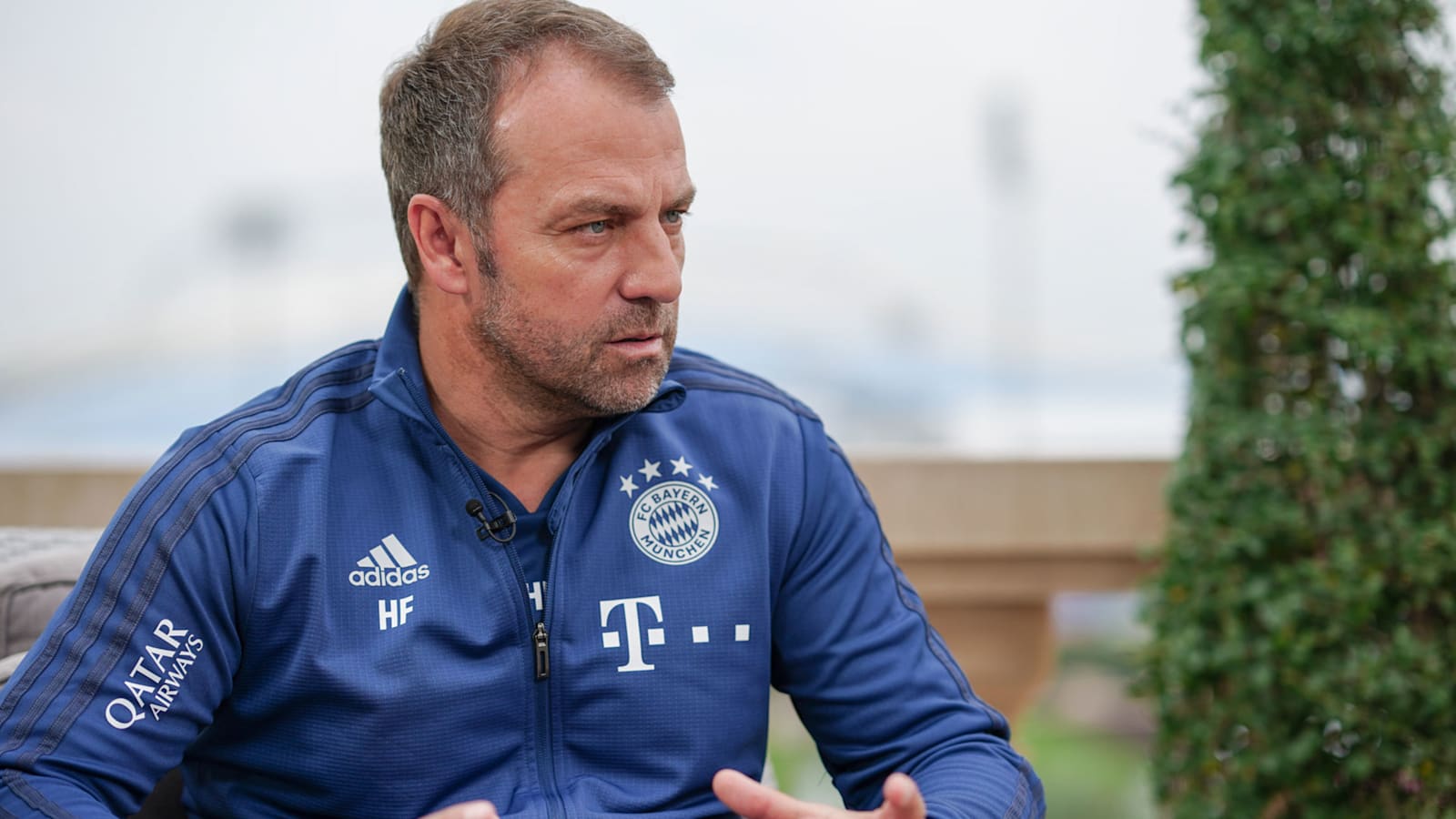 Video: Hansi Flick im Interview über Doha 2020 - FC Bayern