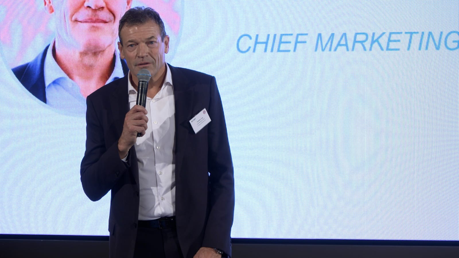 Video: FC Bayern and the Allianz Arena support sustainability projects ...