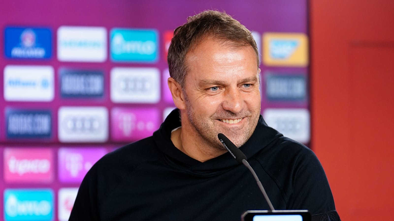 Video: Hansi Flick's press conference ahead of FC Bayern - Bayer Leverkusen