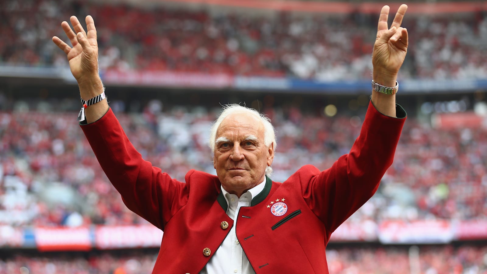 75 Jahre Franz „Bulle“ Roth - Alles Gute! | FC Bayern