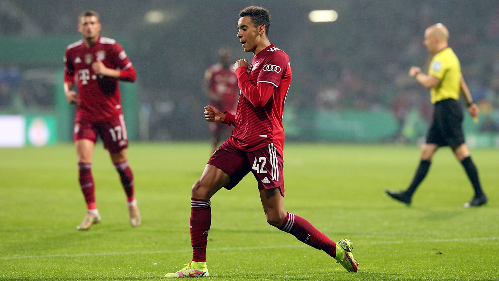 Video: Jamal Musiala wins FC Bayern Goal of the Month for August 2021