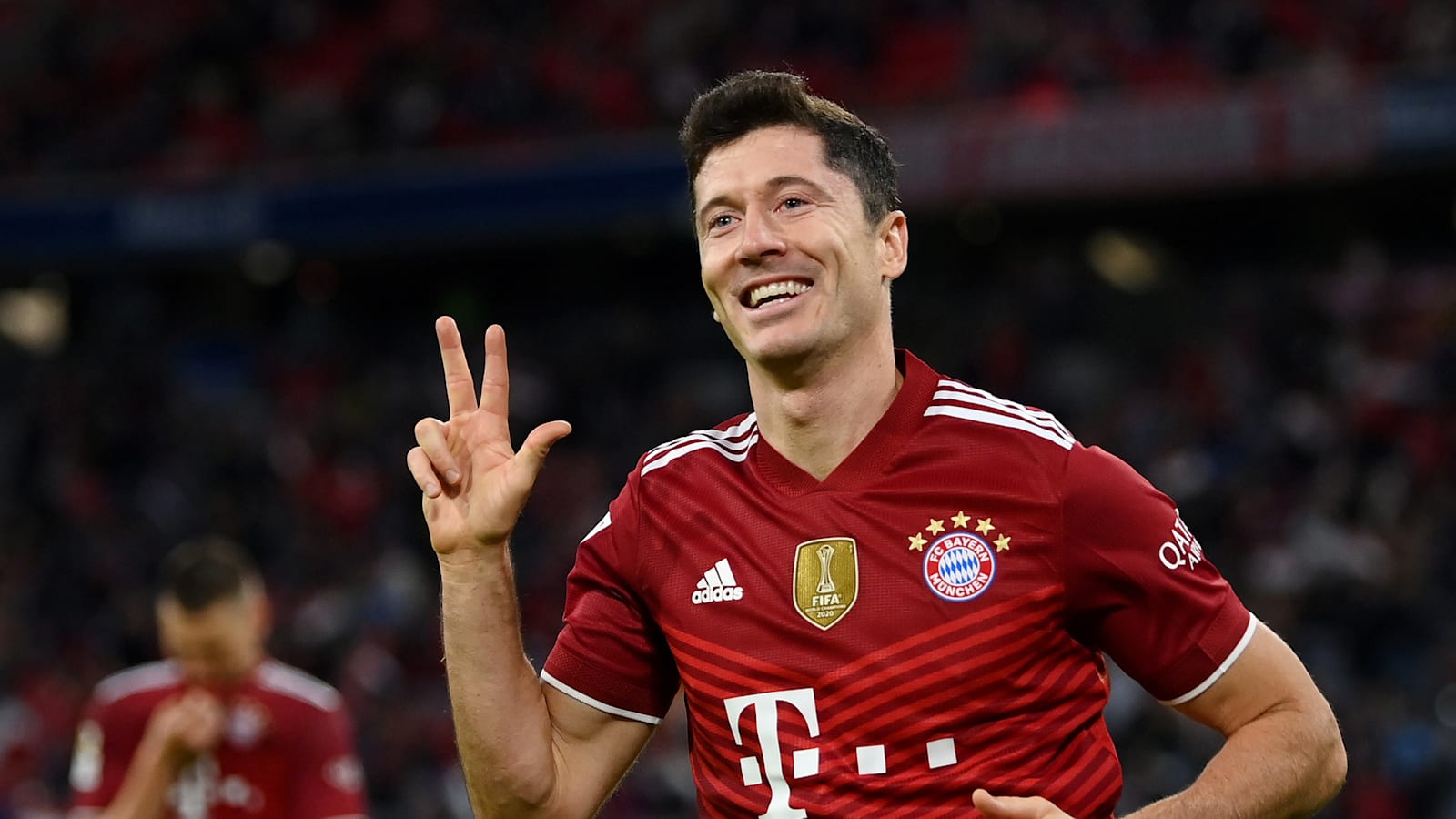 Video: Robert Lewandowski Best of 2021 | FC Bayern