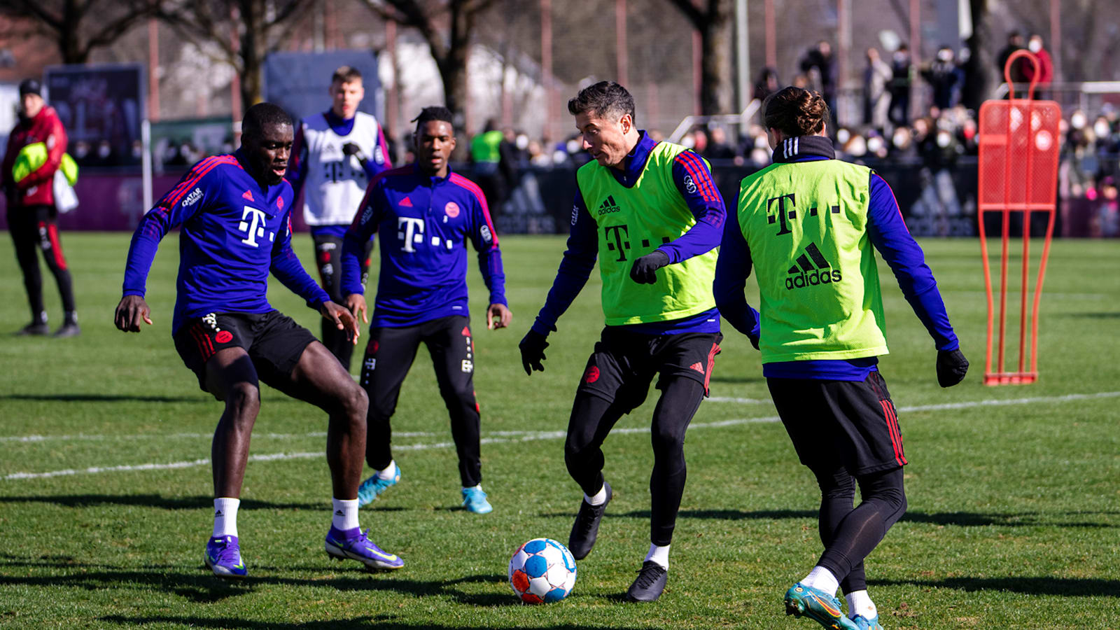 Das öffentliche Training des FC Bayern am Dienstag im Video