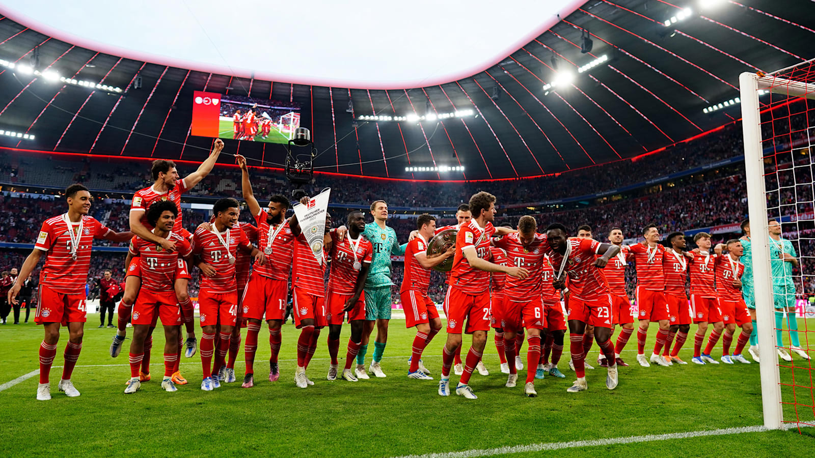 Video: Bayern celebrate with their fans after 10th title in a row