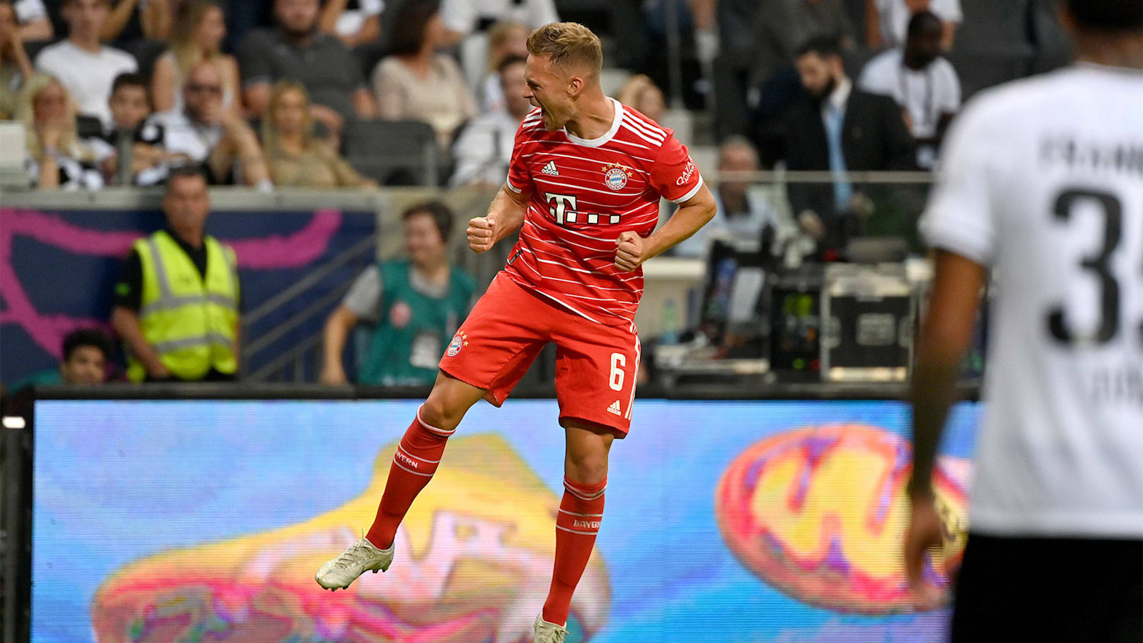 Video: FC Bayern Tor des Monats August 2022: Kimmich