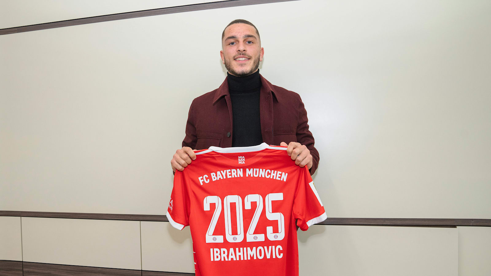 Ibrahimović verlängert Vertrag - Die Statements im Video