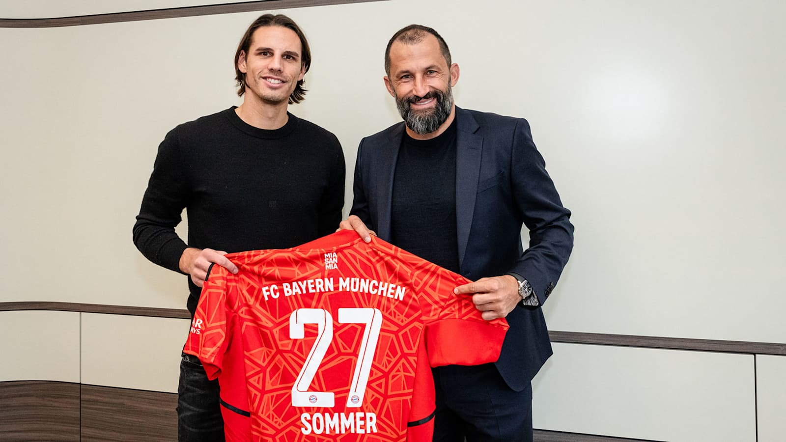 Video: The interviews on Sommer transfer I FC Bayern