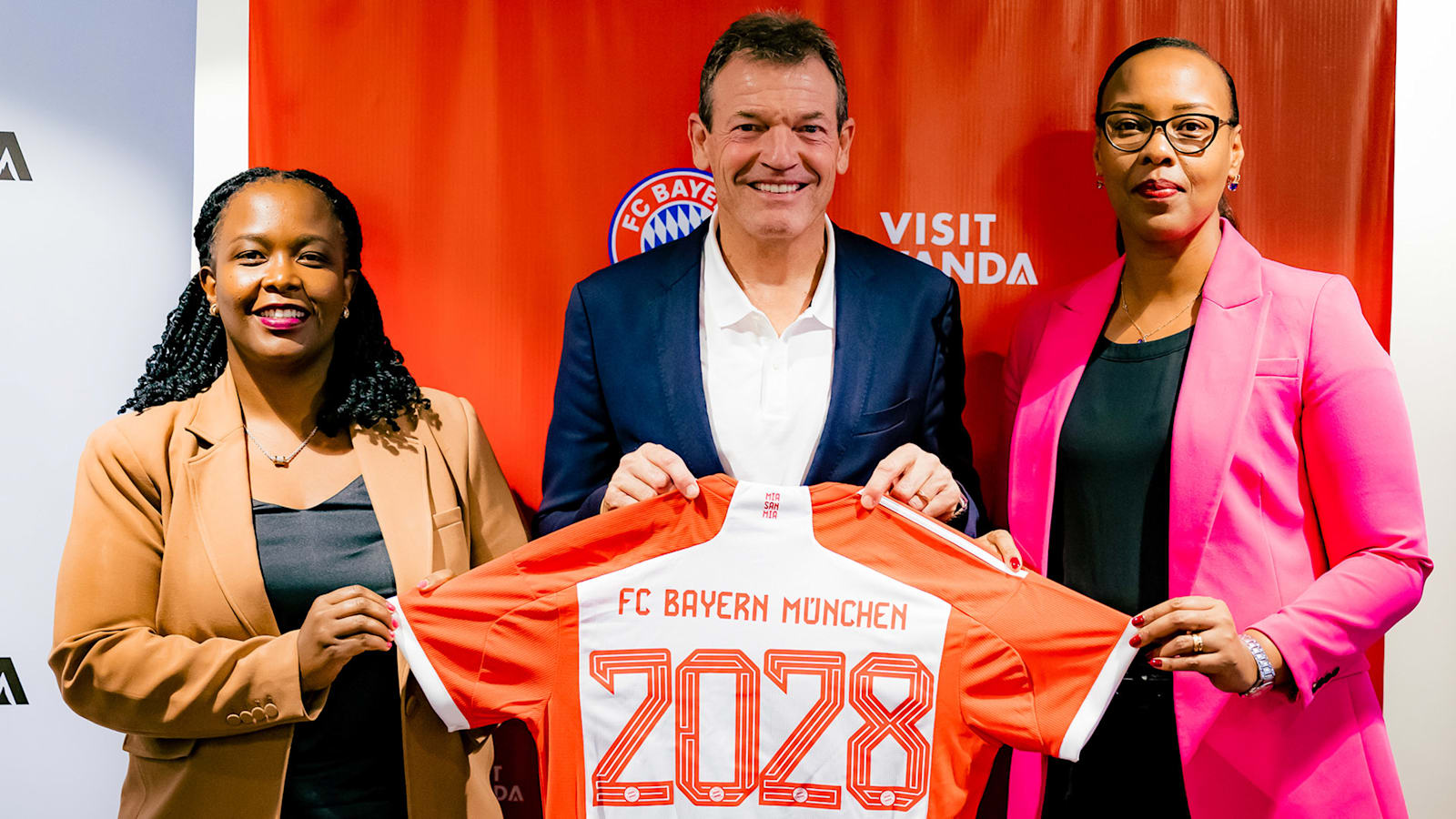 Video: FC Bayern and Visit Rwanda agree partnership until 2028