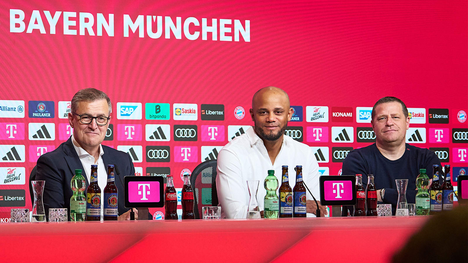 Video: The unveiling of Vincent Kompany with Jan-Christian Dreesen and ...