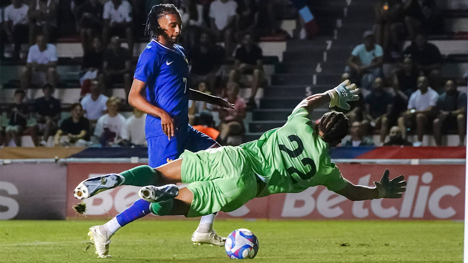 Olise hits brace for France Olympic team | FC Bayern