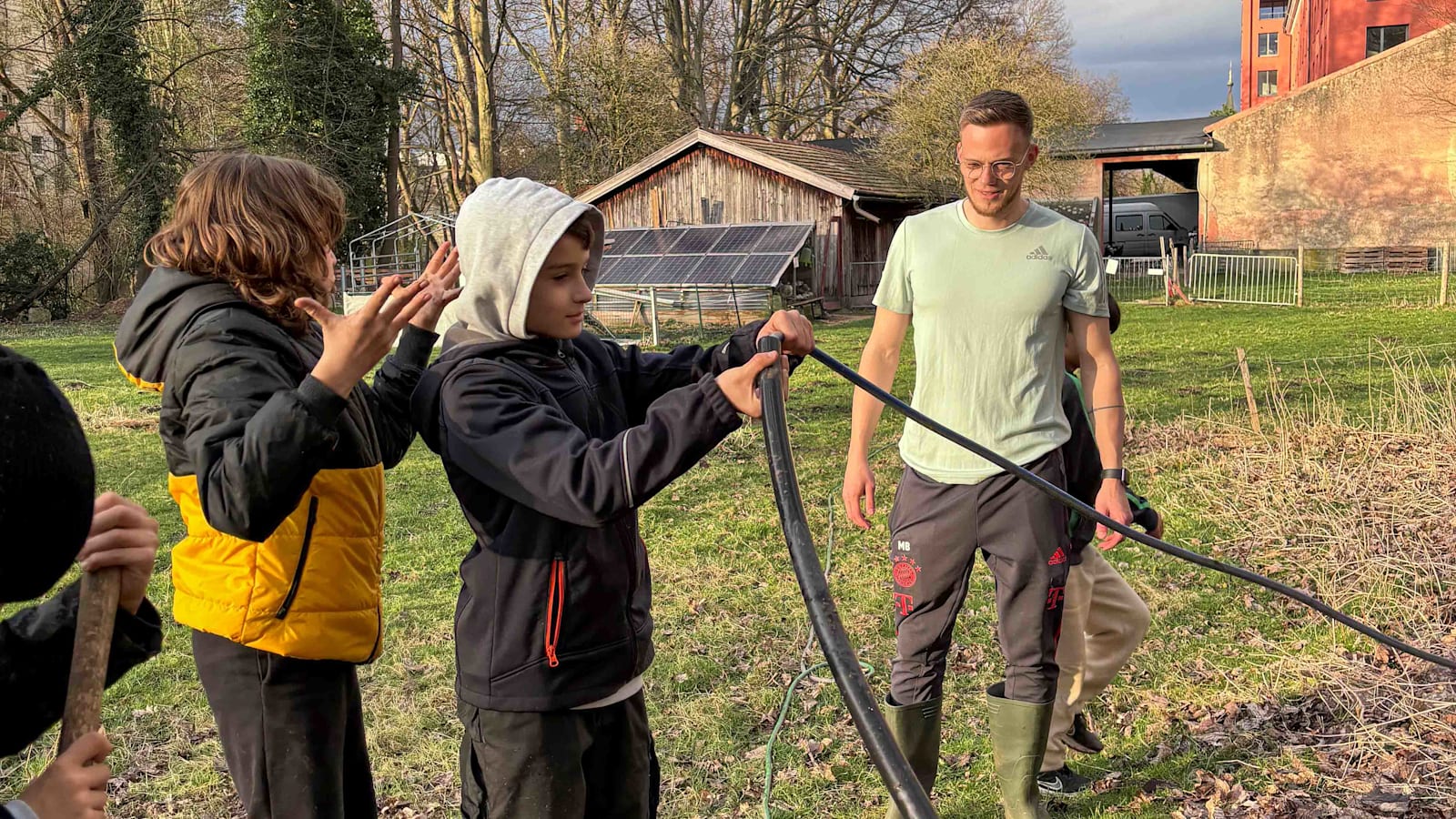 Soziale Projekte: Campus-Teams schauen über den Tellerrand | FC Bayern