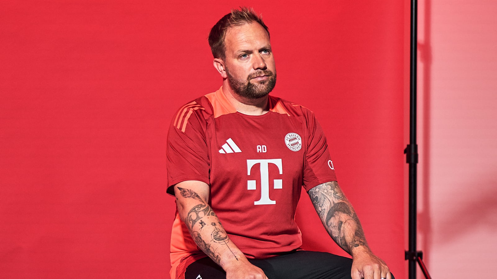 Video: Co-Trainer Aaron Danks im Porträt | FC Bayern