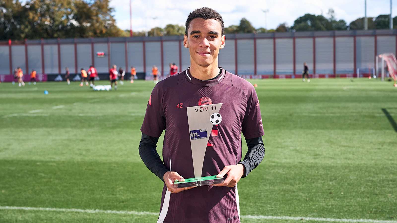 VDV Team of the Season 2023/24: Kane and Musiala receive awards