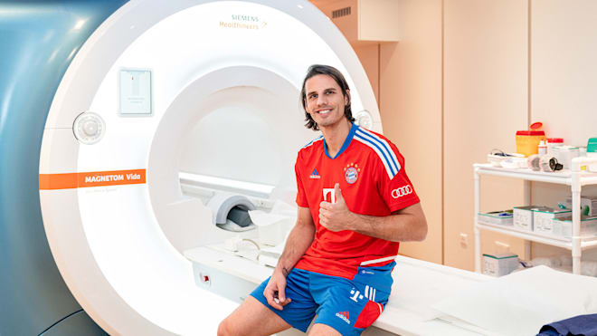 Galerie: Ankunft, Medizincheck & Unterschrift von Yann Sommer beim FC ...