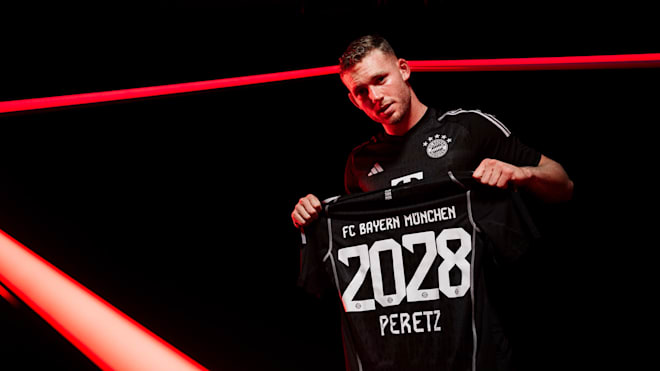 Gallery: The first photos of Daniel Peretz at Bayern
