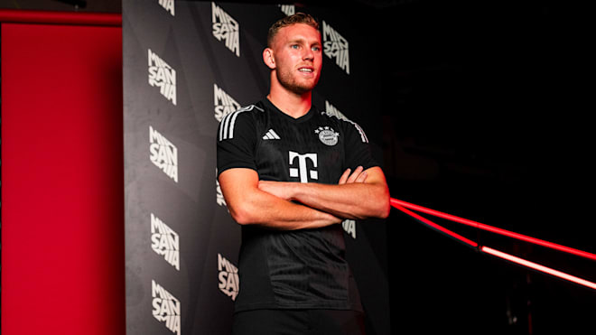 Gallery: The first photos of Daniel Peretz at Bayern