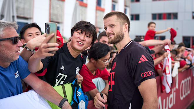 Gallery: the first open training session of the new season I FC Bayern