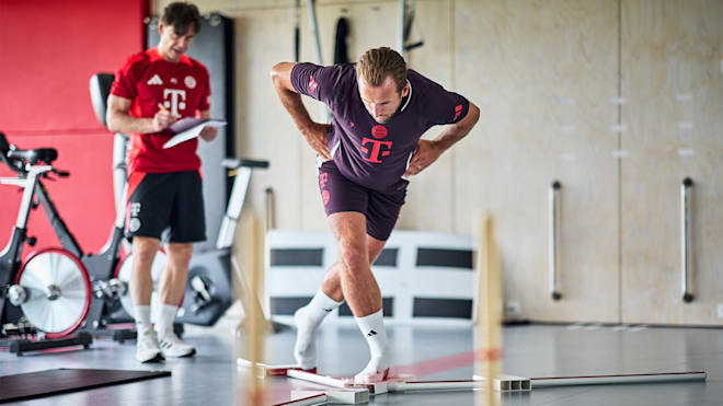 Gallery: Harry Kane & Alphonso Davies | FC Bayern performance tests