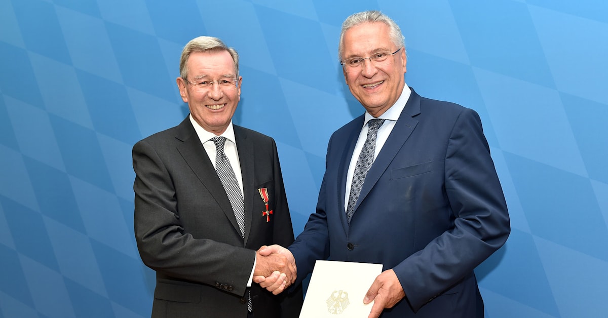 Karl Hopfner mit Bundesverdienstkreuz ausgezeichnet