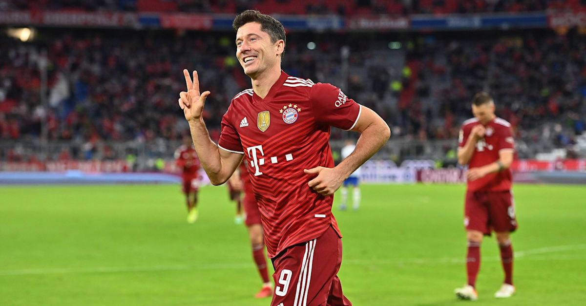 Lewandowski shoots his way to a new record against Hertha | FC Bayern