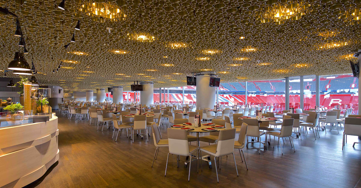 Request FC Bayern season ticket with hospitality