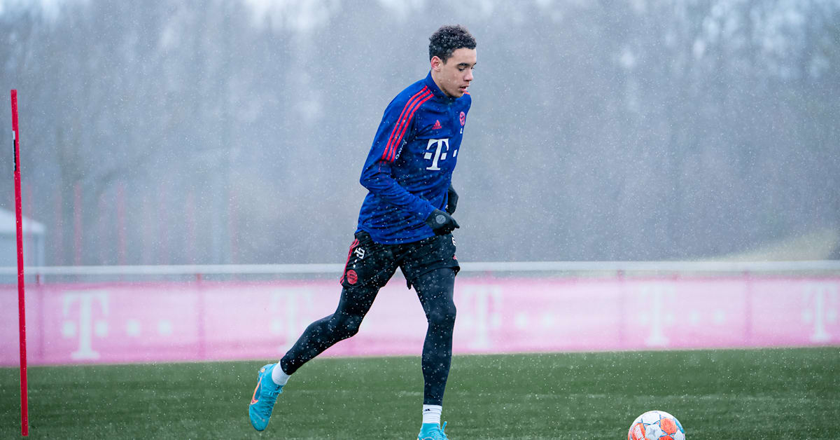 Video: Musiala-Training im Schneetreiben