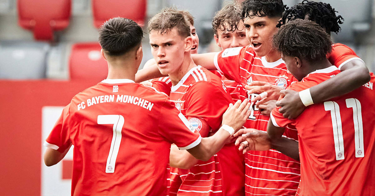 Zehnter Saisonsieg: U17 in Freiburg erfolgreich | FC Bayern