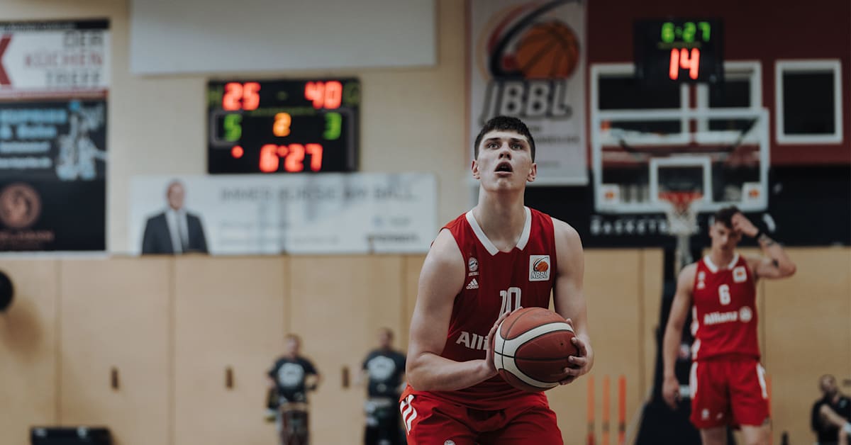 Ivan Kharchenkov im Porträt