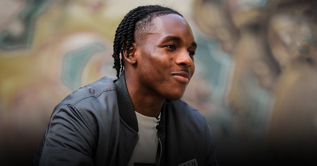 Video: Mathys Tel im ersten Interview auf Deutsch | FC Bayern