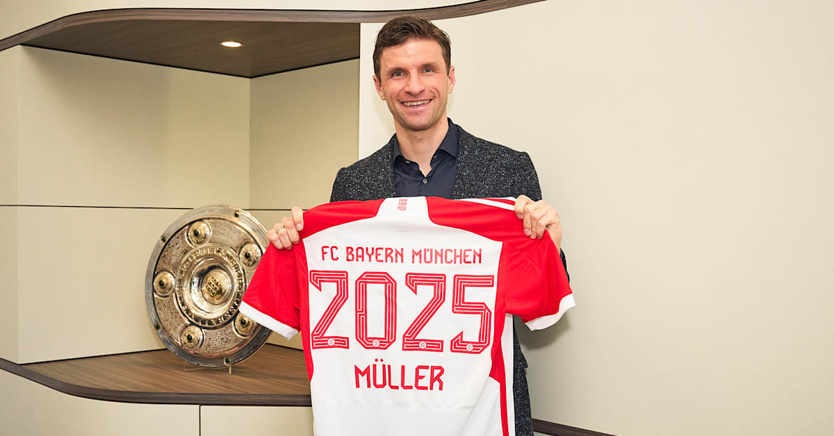 Gallery: Photos from Thomas Müller’s contract extension