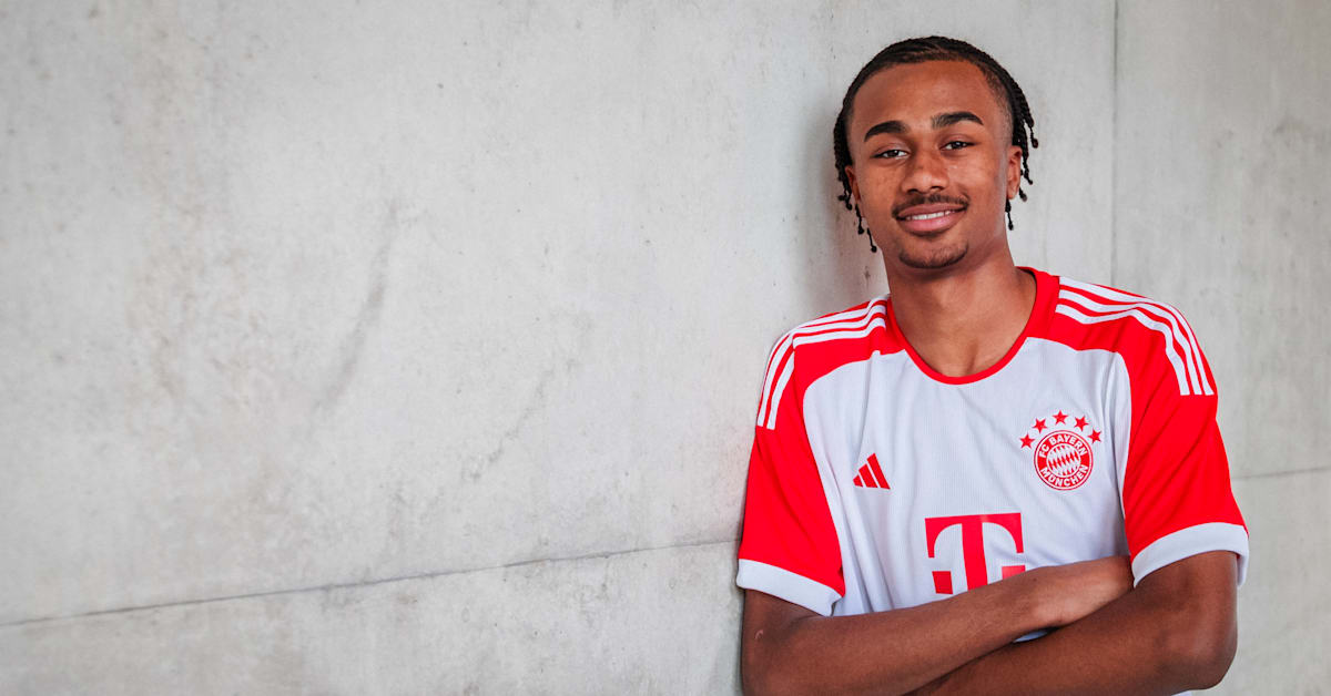 Interview with Kusi-Asare: 'Happy to be at the biggest club in the world' | FC Bayern