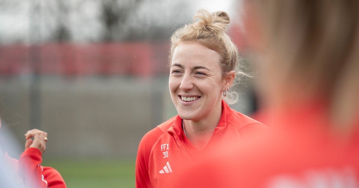 "Just happy": Carolin Simon back in team training | FC Bayern