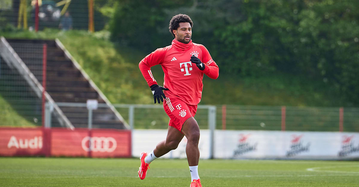 Serge Gnabry y Sacha Boey se ejercitan de forma individual I FC Bayern