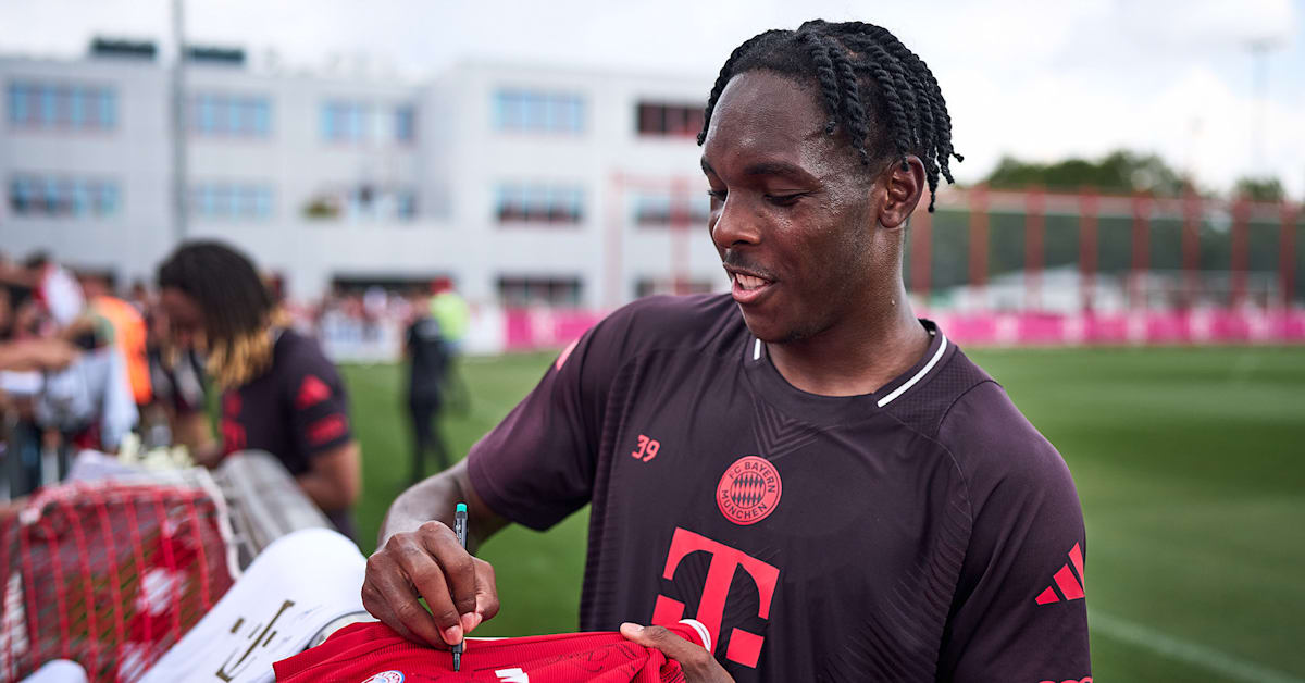 Gallery: the first open training session of the new season I FC Bayern