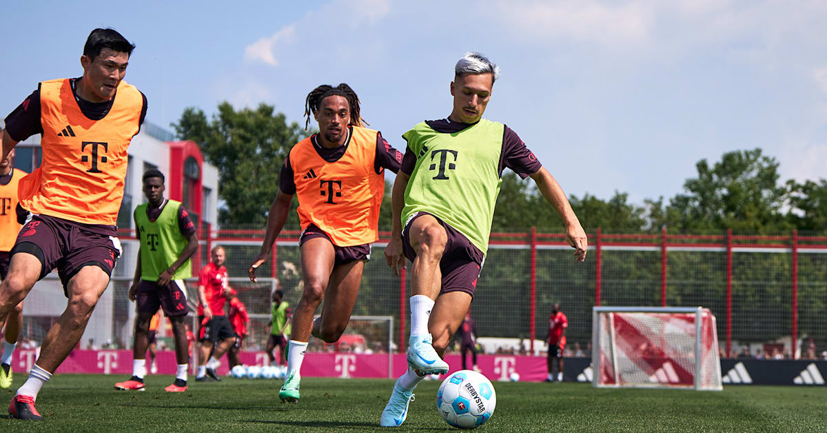 Video: Erstes öffentliches Training des FC Bayern in der Saison 2024/25