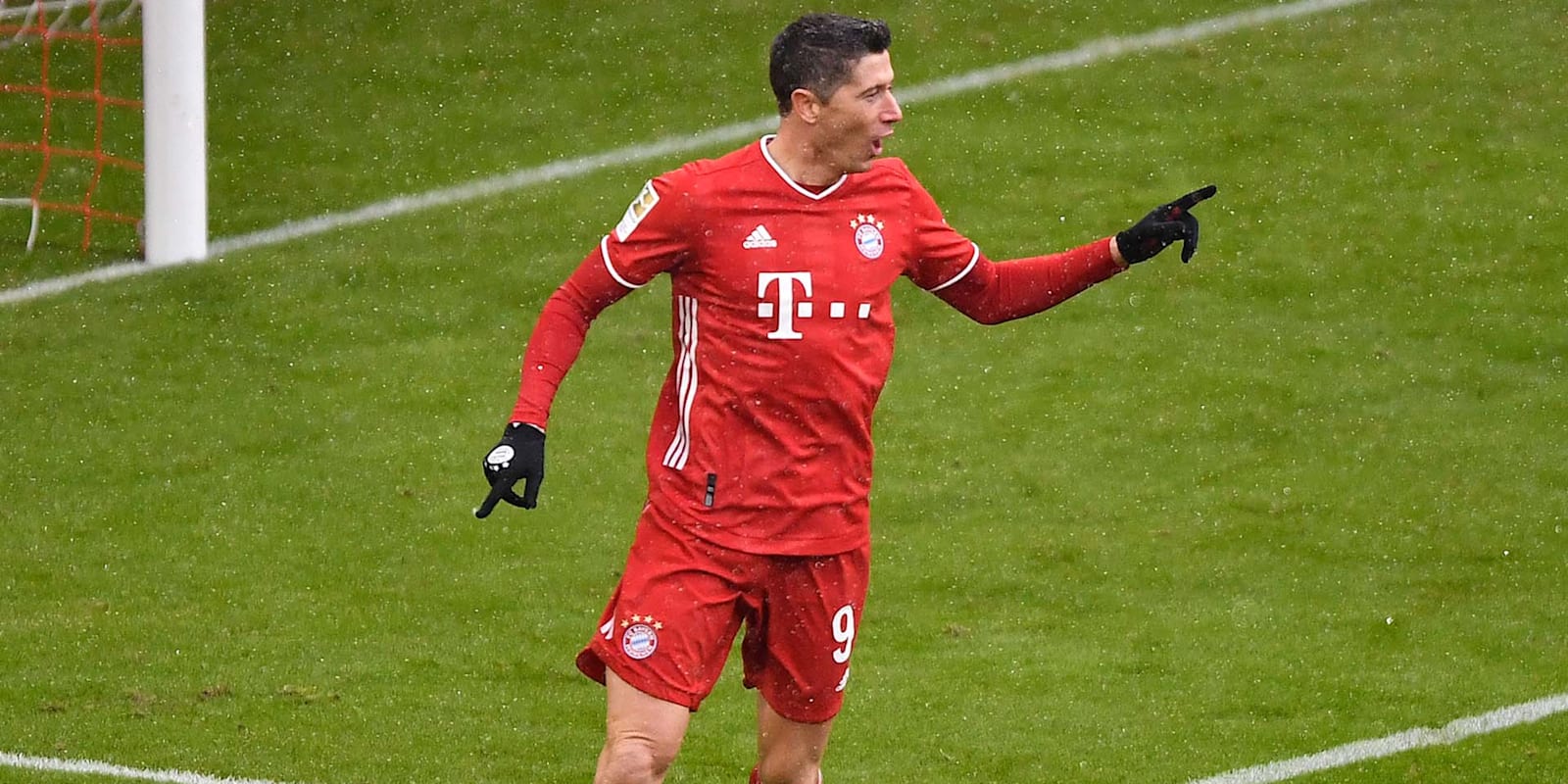 Lewandowski shoots Bayern to a belated top of the table spot at the ...