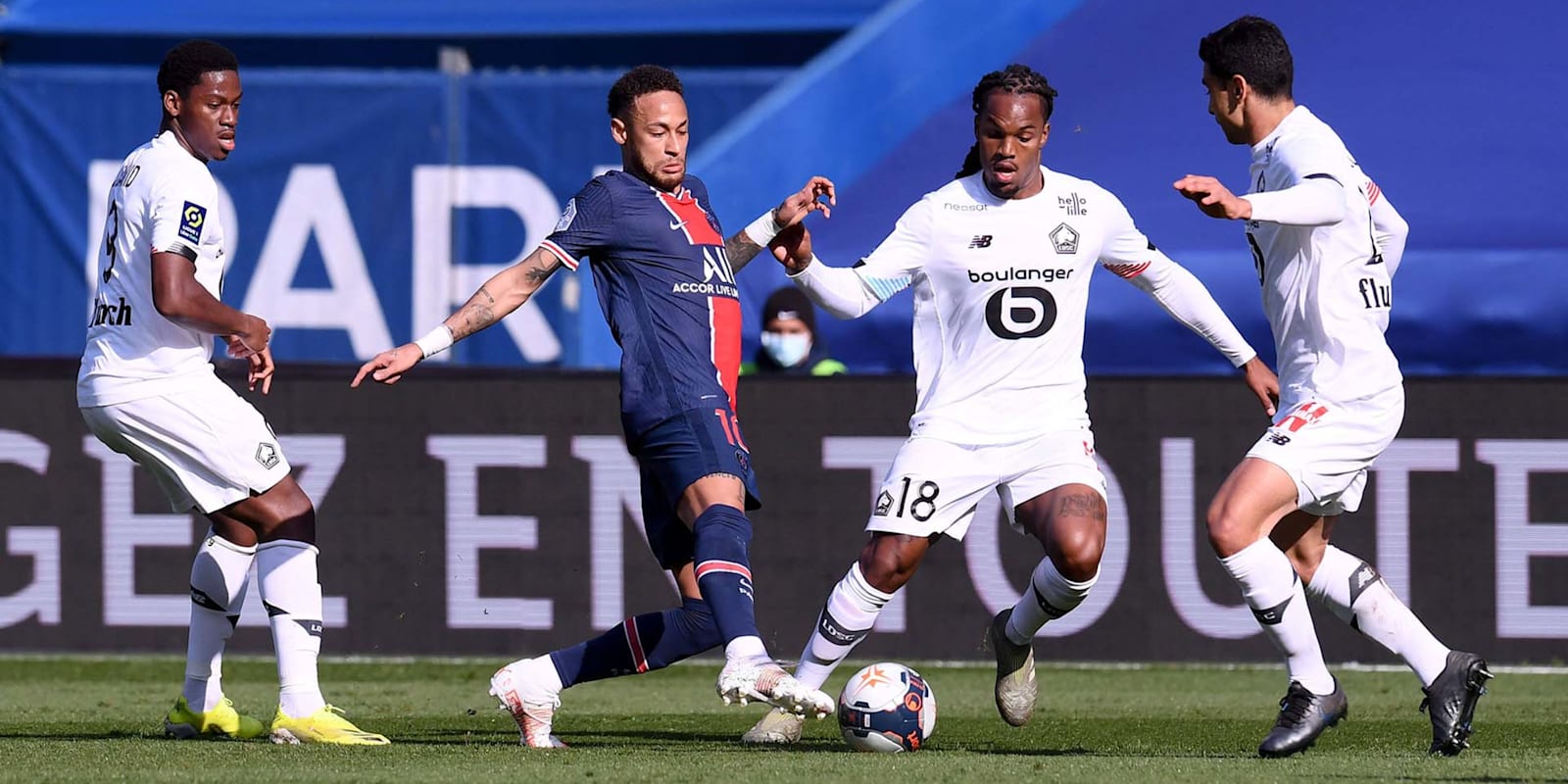 PSG lose match and top spot ahead of Bayern match