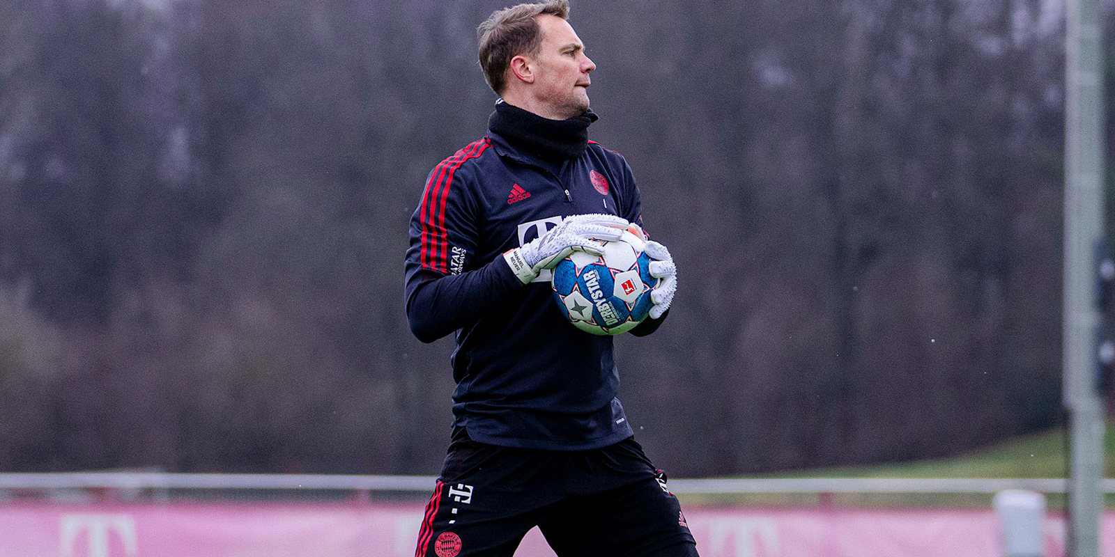 Manuel Neuer completes individual training session I FC Bayern