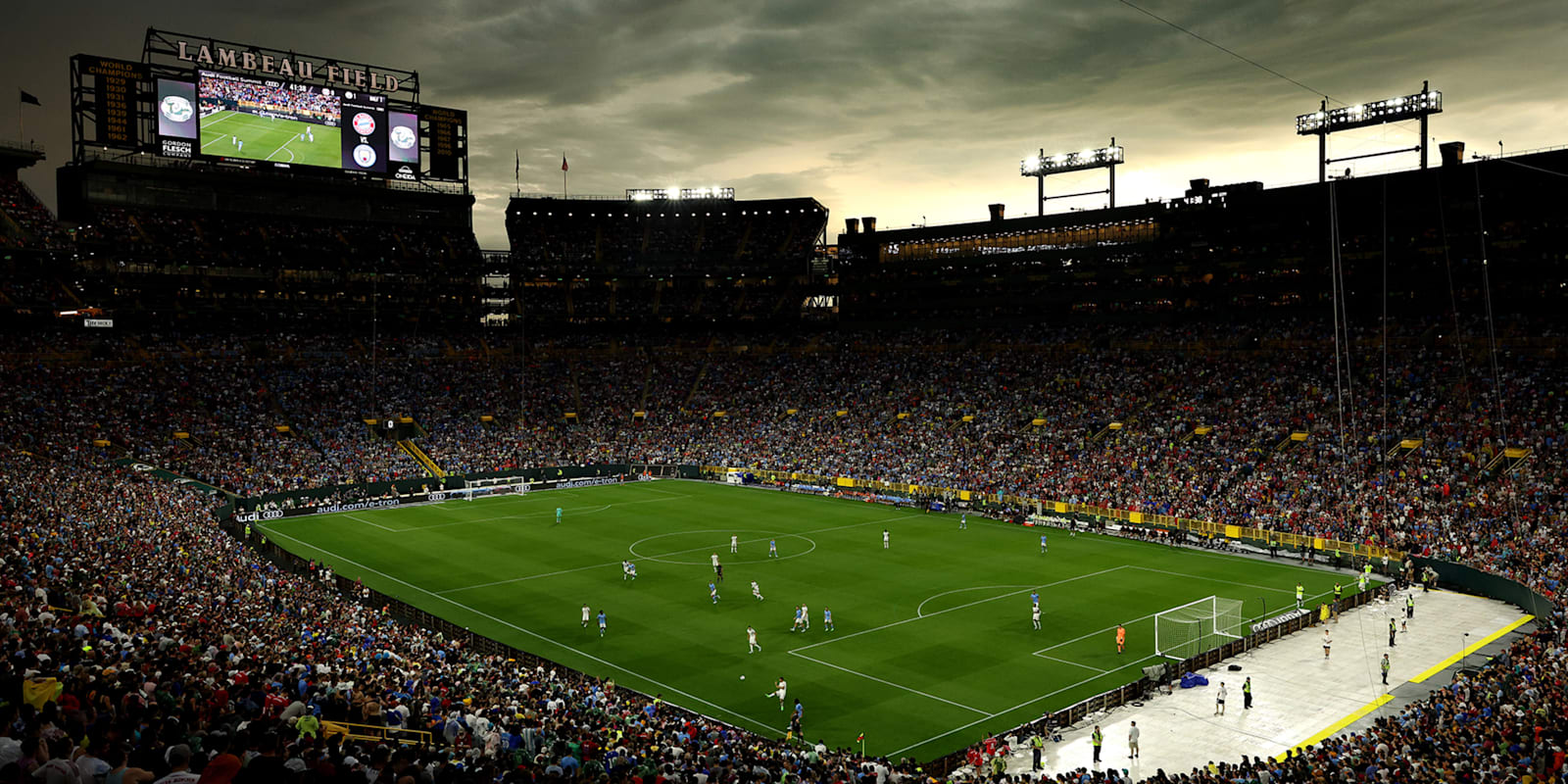 Bayern vs. Manchester City in front of 78,128 fans at Lambeau Field