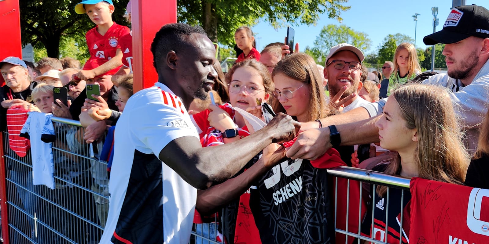 Erstes öffentliches Training 2022/23 an Säbener | FC Bayern
