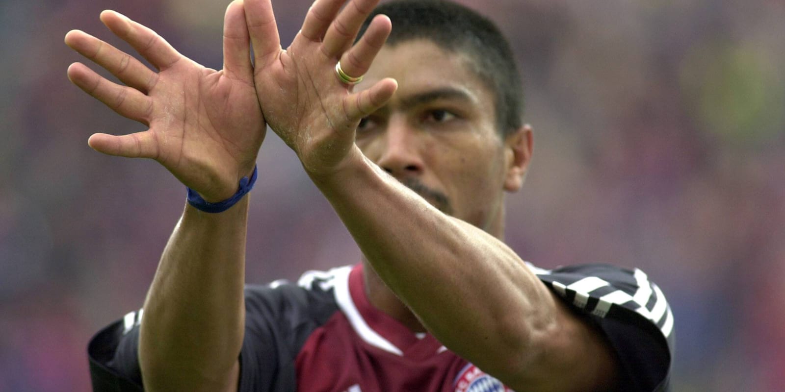 Giovane Élber und die Friedenstaube | FC Bayern