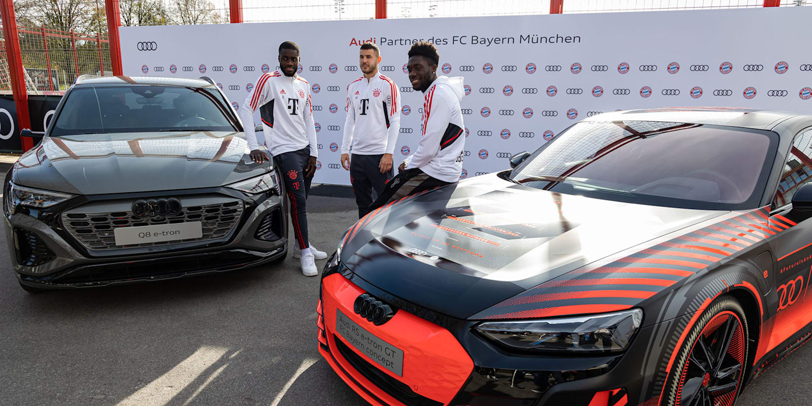 FC Bayern players take delivery of new company cars from Audi