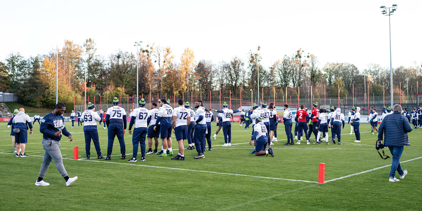 Touchdown in Munich! Seahawks complete first training session at ...